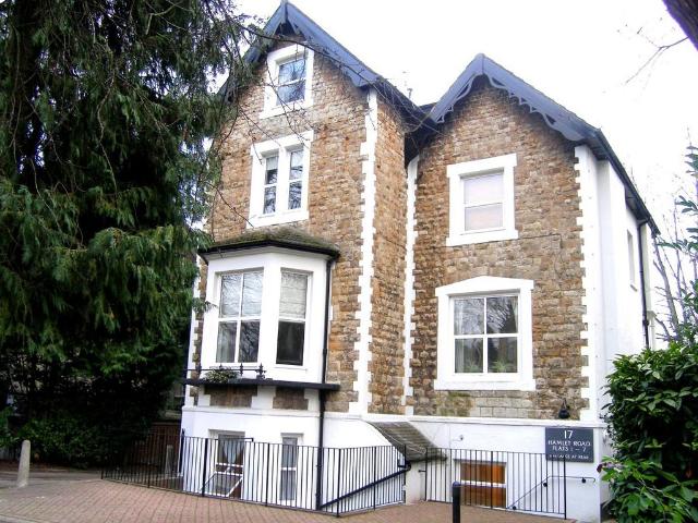 Hamlet Road, Crystal Palace SE19 2 bed flat to rent £1,850 pcm £427 pw