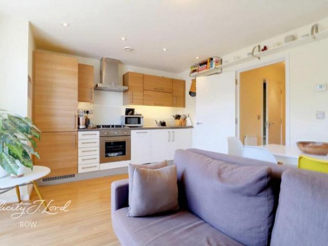 Hamlets Way, London 1 bed flat to rent £1,850 pcm £427 pw