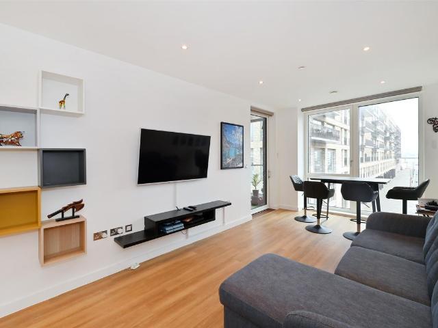 Hamme Building, Shackleton Way, London E16, 1 bed flat to rent, £1,800 pcm | PrimeLocation
