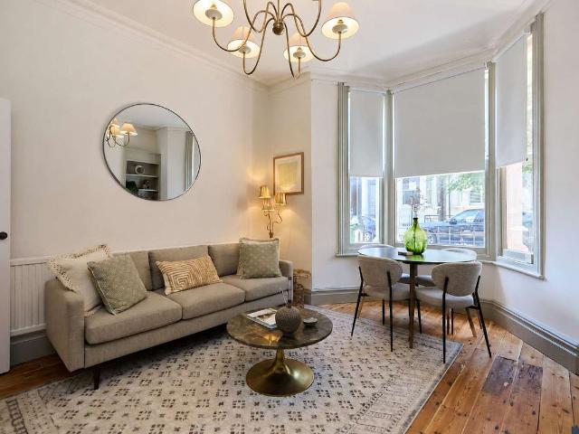 Hammersmith W14, 2 bed flat to rent, £3,240 pcm | PrimeLocation