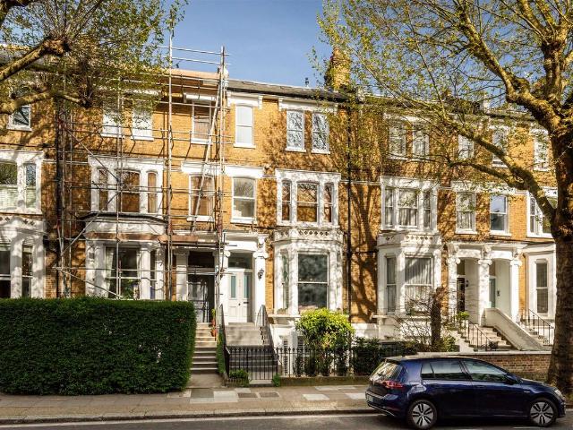Hammersmith Grove W6, 2 bed flat to rent, £3,250 pcm | PrimeLocation