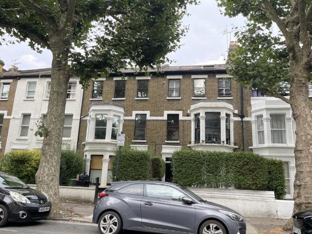 Hammersmith Grove, Hammersmith. 1 bed flat to rent £2,500 pcm £577 pw