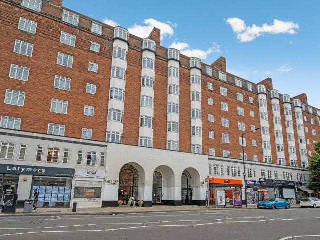 Hammersmith Road, Latymer Court. 3 bed flat to rent £3,750 pcm £865 pw