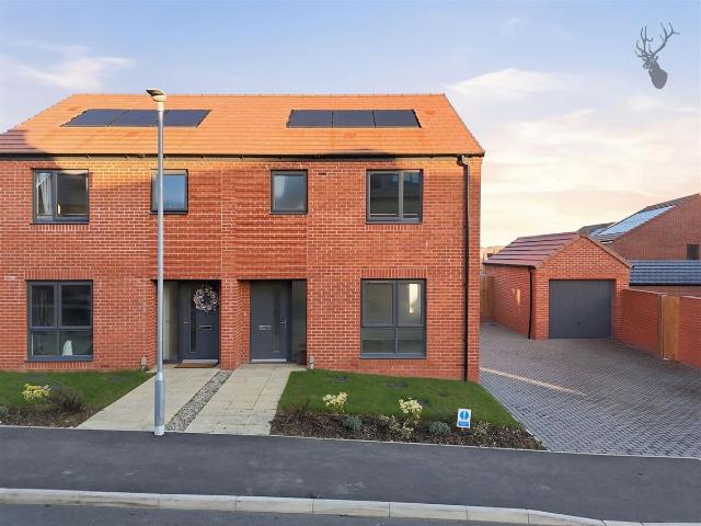 Hammett Crescent, Bishop's Stortford CM23, 3 bed property to rent, £2,075 pcm | PrimeLocation
