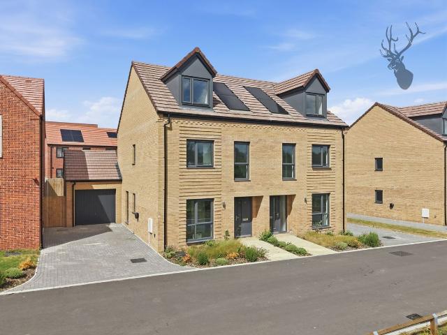 Hammett Crescent, Bishop's Stortford CM23, 4 bed detached house to rent, £2,825 pcm | PrimeLocation