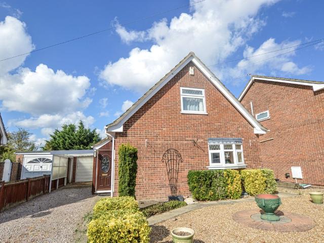 Hammond Close, Norwich NR7, 3 bed property to rent, £1,300 pcm | PrimeLocation