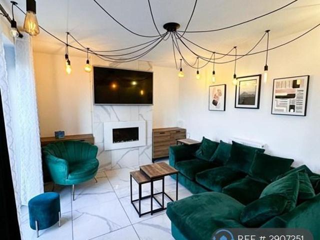 Hammond House, Coventry, CV6 2 bed flat to rent £1,050 pcm £242 pw
