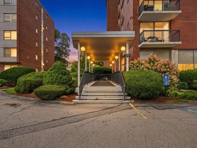 Hammond Pond Pkwy Apt,newton, Condo For Sale