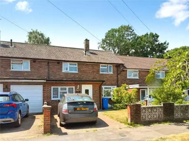 Hammond Road, Woking, Surrey, GU21 4TQ