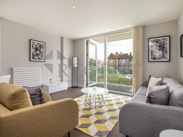 Hamond Court, Queenshurst Square KT2, 2 bed flat to rent, £2,450 pcm | PrimeLocation