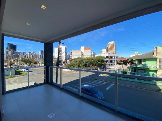 HAMONIA FLATS A COMBINAÇÃ0 PERFEITA DE PRATICIDADE, LAZER NO CENTRO DE TORRES
