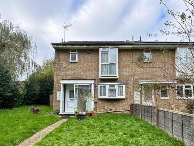 Hampden Close, Crawley, 3 Bedroom End