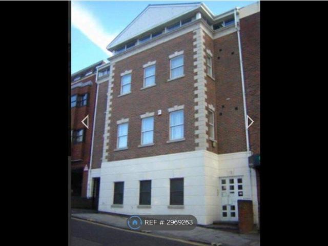 Hampden House, High Wycombe HP13, 2 bed flat to rent, £1,150 pcm | PrimeLocation