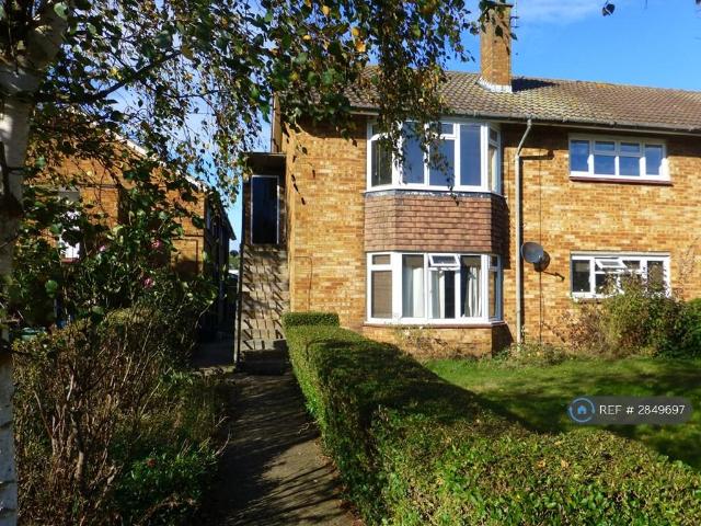 Hampden Place, St Albans, AL2 2 bed maisonette to rent £1,600 pcm £369 pw