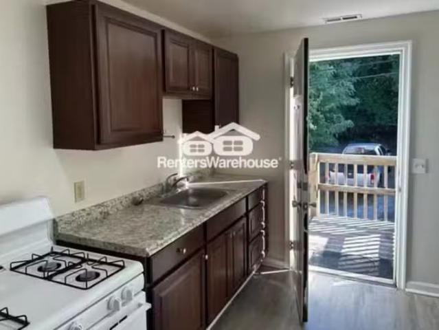 Hampden Quiet 2 Bed/1 Bath Apt walk to the Light 1501 Cox St