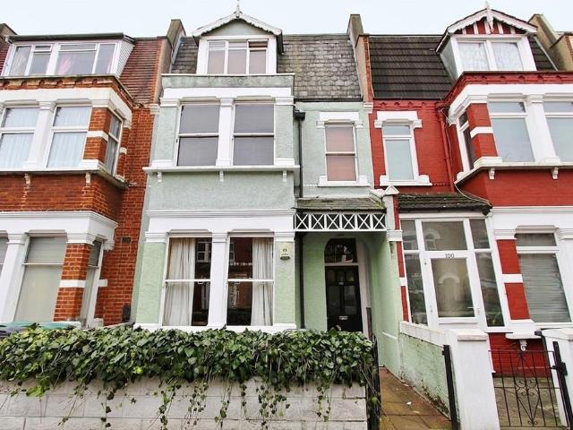 Hampden Road, Hornsey, N8 1 bed ground floor flat to rent £1,850 pcm £427 pw
