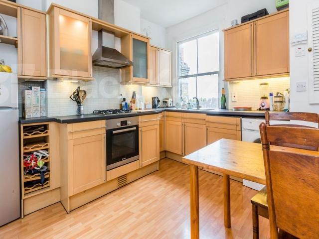 Hampden Road, Haringey N8, 5 bed town house to rent, £4,550 pcm | PrimeLocation