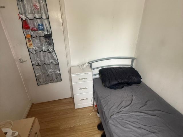Hampden Road, Harrow Weald HA3, Room to rent, £400 pcm | PrimeLocation
