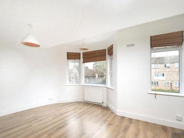 Hampden Road, London, 2 Bedroom Apartment