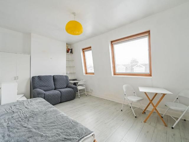 Hampden Road, Turnpike Lane, London N8, 1 bed flat to rent, £1,500 pcm | PrimeLocation