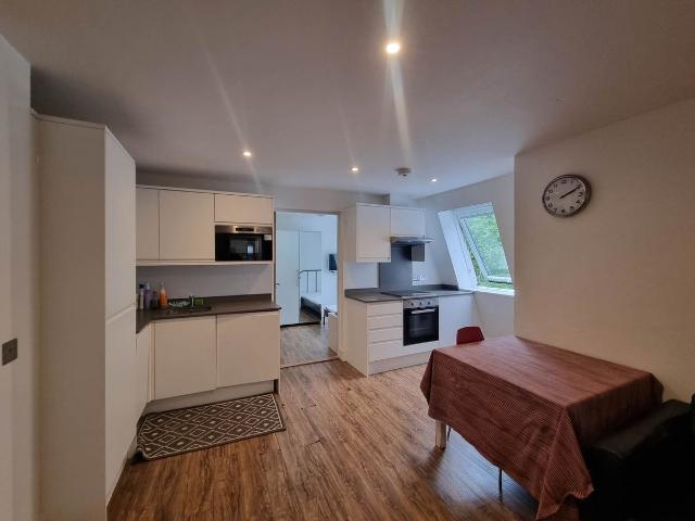 Hampden Road, Turnpike Lane N8, 4 bed flat to rent, £3,800 pcm | PrimeLocation