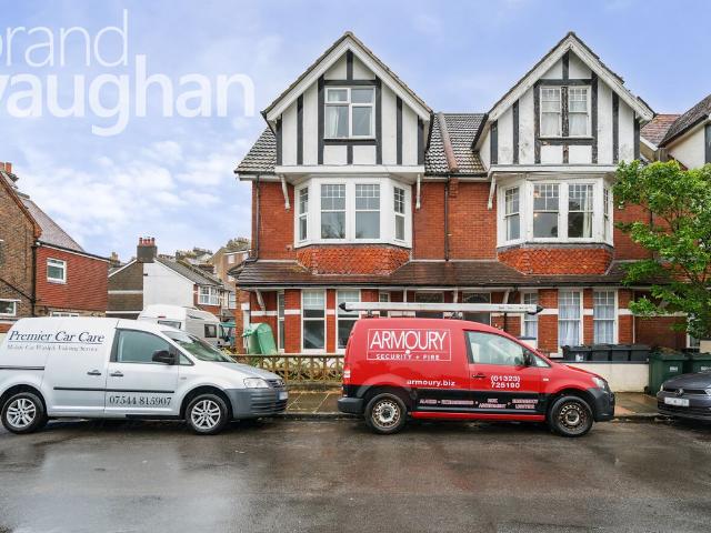 Hampden Terrace, Latimer Road, Eastbourne, East Sussex BN22, 2 bed flat to rent, £1,150 pcm | PrimeLocation