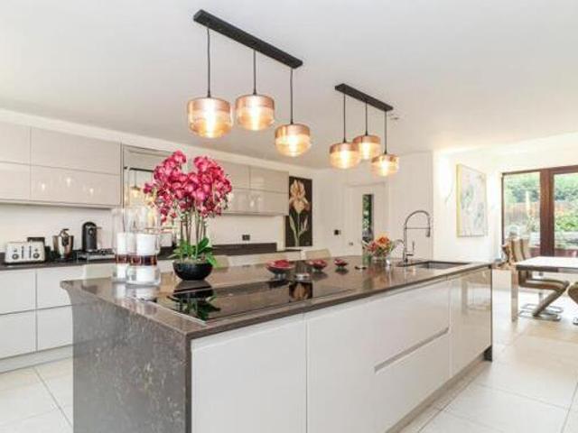 Hampden Way, Watford, 5 Bedroom Detached