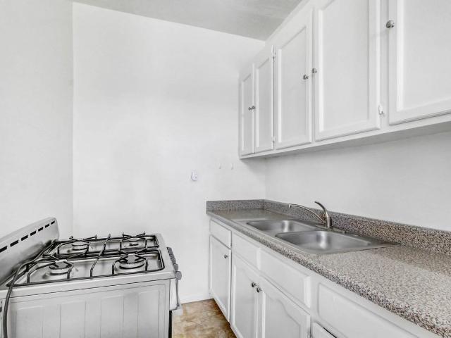 Hampshire Apartments Studio Apartment for Rent at 1172 N New Hampshire Ave, Los Angeles, CA 90029 East Hollywood