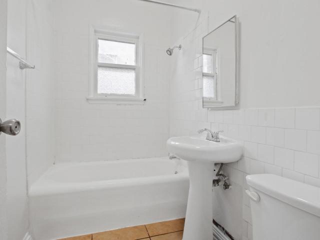 Hampshire Apartments Studio Apartment for Rent at 1172 N New Hampshire Ave, Los Angeles, CA 90029 East Hollywood