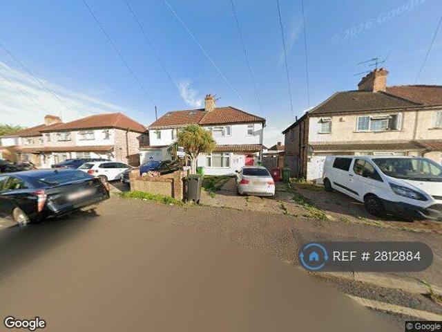 Hampshire Avenue, Slough, SL1 3 bed semi detached house to rent £1,950 pcm £450 pw