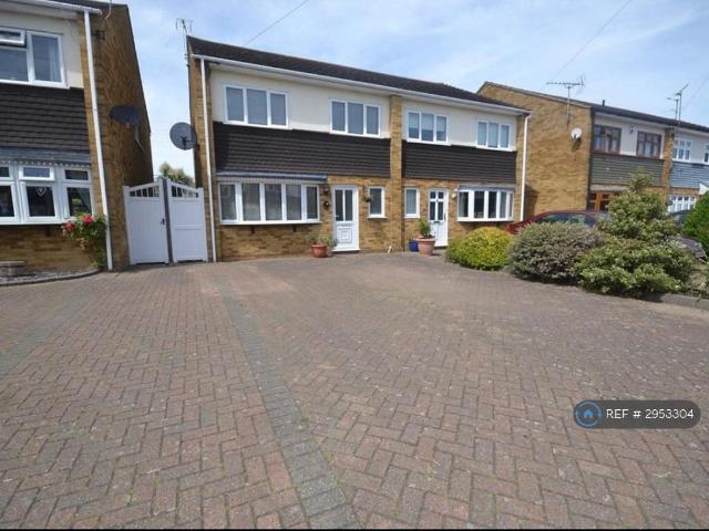 Hampshire Gardens, Linford. 4 bed semi detached house to rent £2,250 pcm £519 pw