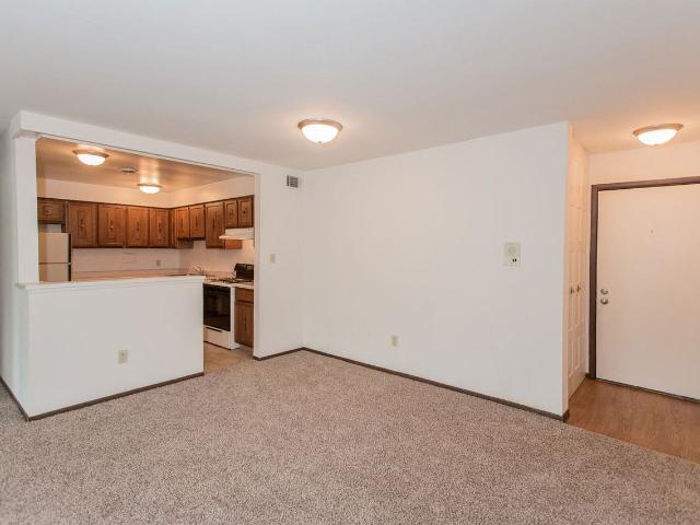 Hampshire Park 2 Bedroom Apartment for Rent at 400 N Lake Park Ave, Hobart, IN 46342