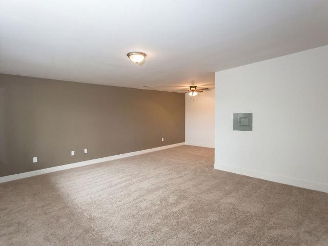 Hampshire Park 2 Bedroom Apartment for Rent at 400 N Lake Park Ave, Hobart, IN 46342