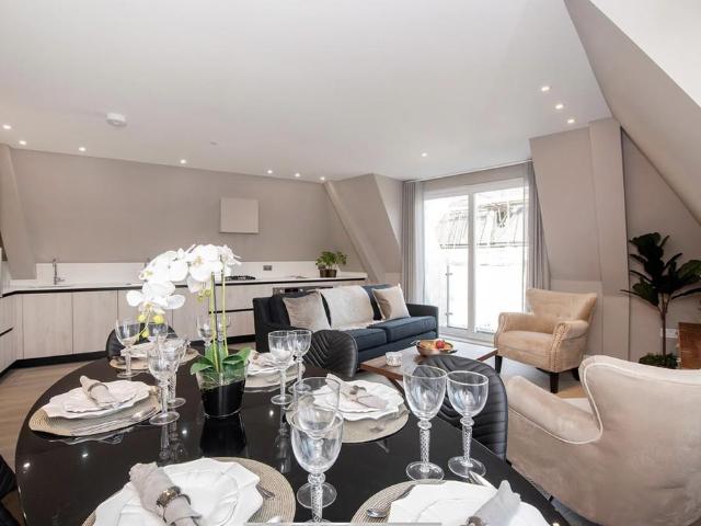 Hampstead Gnd Suburb, London 3 bed flat to rent £3,500 pcm £808 pw