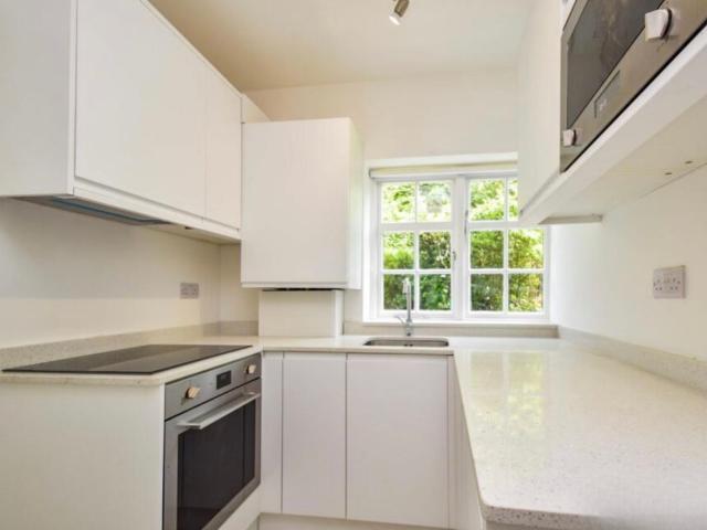 Hampstead Garden Suburb, London NW11, Hampstead Garden Suburb, 1 bed flat to rent, £2,000 pcm | PrimeLocation