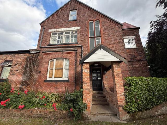 Hampstead House, Stockport. 2 bed flat to rent £1,150 pcm £265 pw