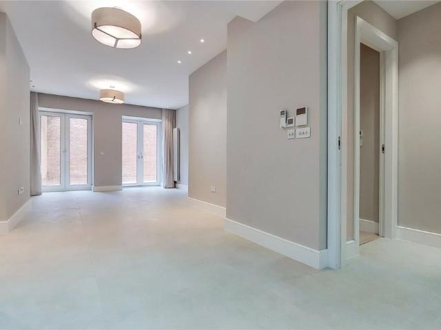 Hampstead Heights, Hampstead NW3 3 bed apartment to rent £6,587 pcm £1,520 pw