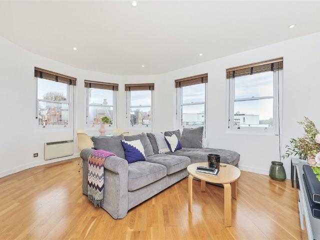 Hampstead High Street, Hampstead NW3, 2 bed flat to rent, £3,100 pcm | PrimeLocation