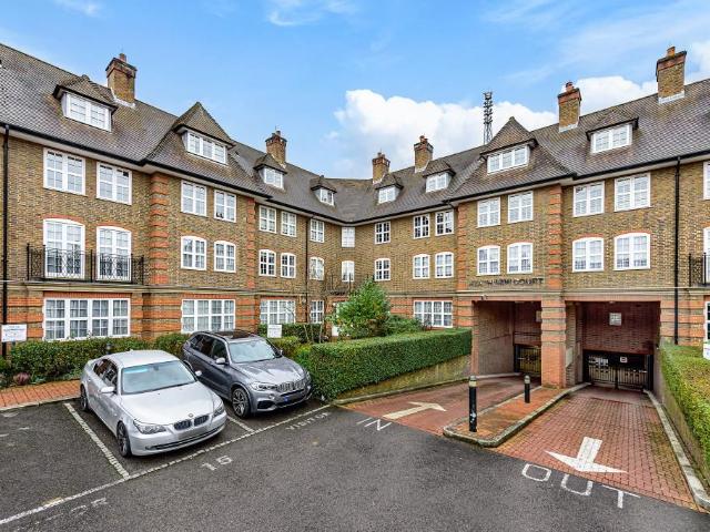 Hampstead, London NW11, 2 bed flat to rent, £2,600 pcm | PrimeLocation