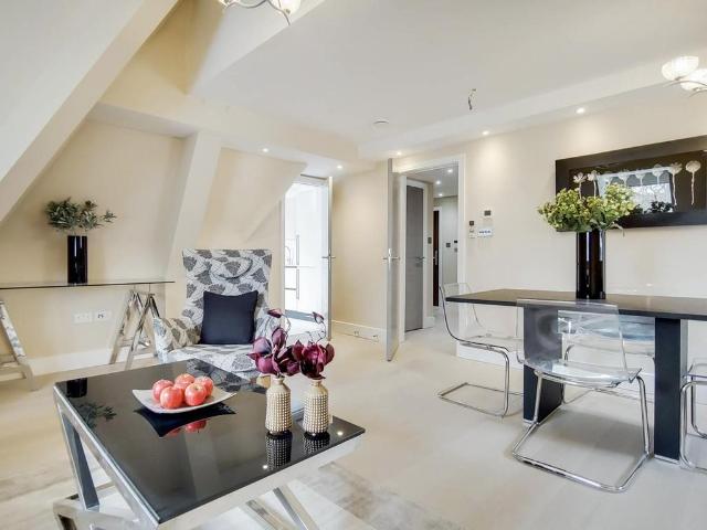 Hampstead, London 1 bed flat to rent £3,000 pcm £692 pw