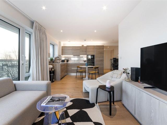 Hampton Apartments, Duke Of Wellington Avenue, Woolwich, London SE18, 2 bed flat to rent, £2,700 pcm | PrimeLocation