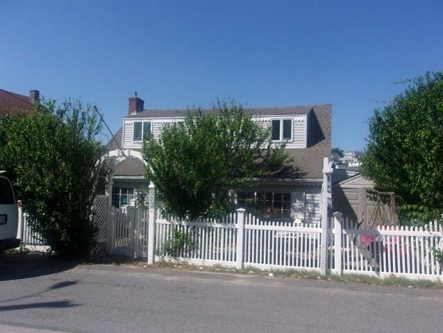 Hampton Cir, Hull, Home For Sale