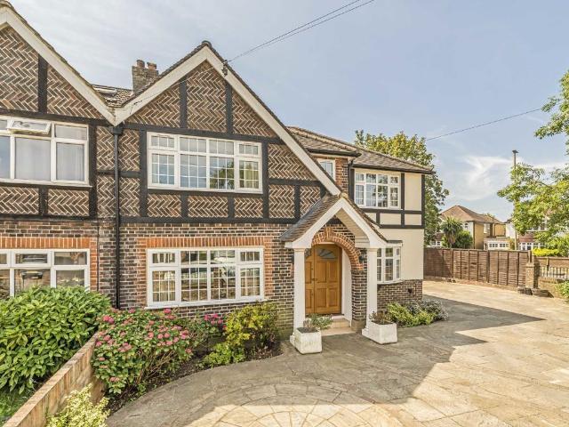 Hampton Court Avenue, East Molesey KT8, 5 bed property to rent, £4,700 pcm | PrimeLocation