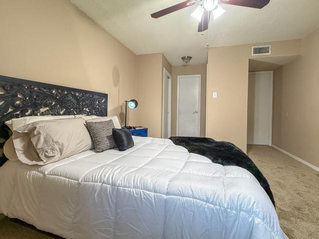 Hampton Court Apartments 3 Bedroom Apartment for Rent at 2424 Drusilla Ln, Baton Rouge, LA 70809 Mid City South