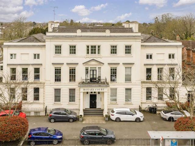 Hampton Court Road, East Molesey KT8 1 bed flat to rent £1,595 pcm £368 pw