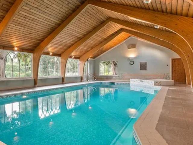Hampton Court Road, London, TW12 2HA, United Kingdom | 7 bed house for rent #154599225 | Rentberry