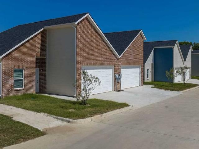 Hampton Duplexes 3 Bedroom Apartment for Rent at 7808 S Hampton Rd, Dallas, TX 75232 Unity Estates