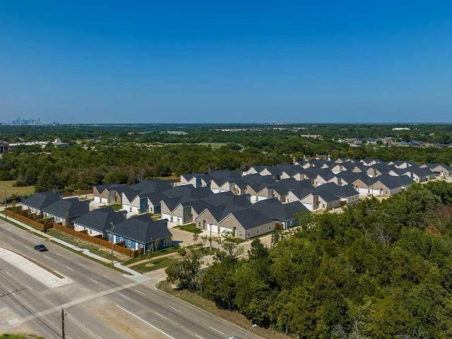 Hampton Duplexes 3 Bedroom Apartment for Rent at 7808 S Hampton Rd, Dallas, TX 75232 Unity Estates