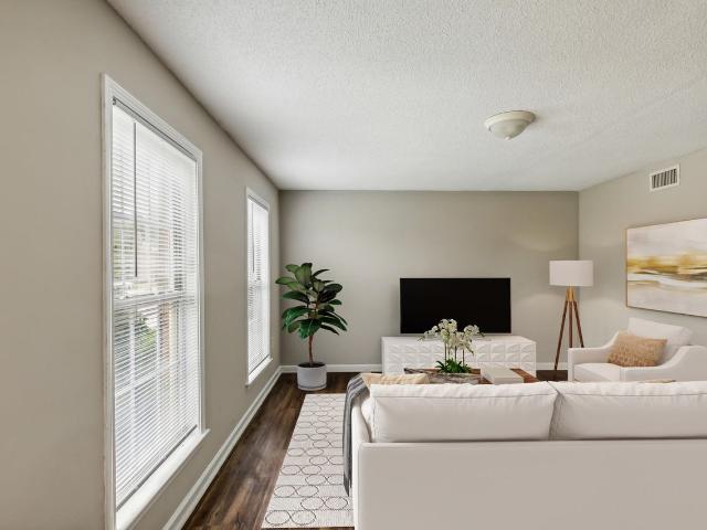Hampton East 2 Bedroom Apartment for Rent at 1336 Mercantile Dr, Albany, GA 31705 Dixie Heights