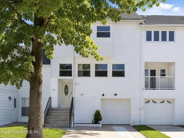 Hampton Grn, Staten Island, Home For Sale